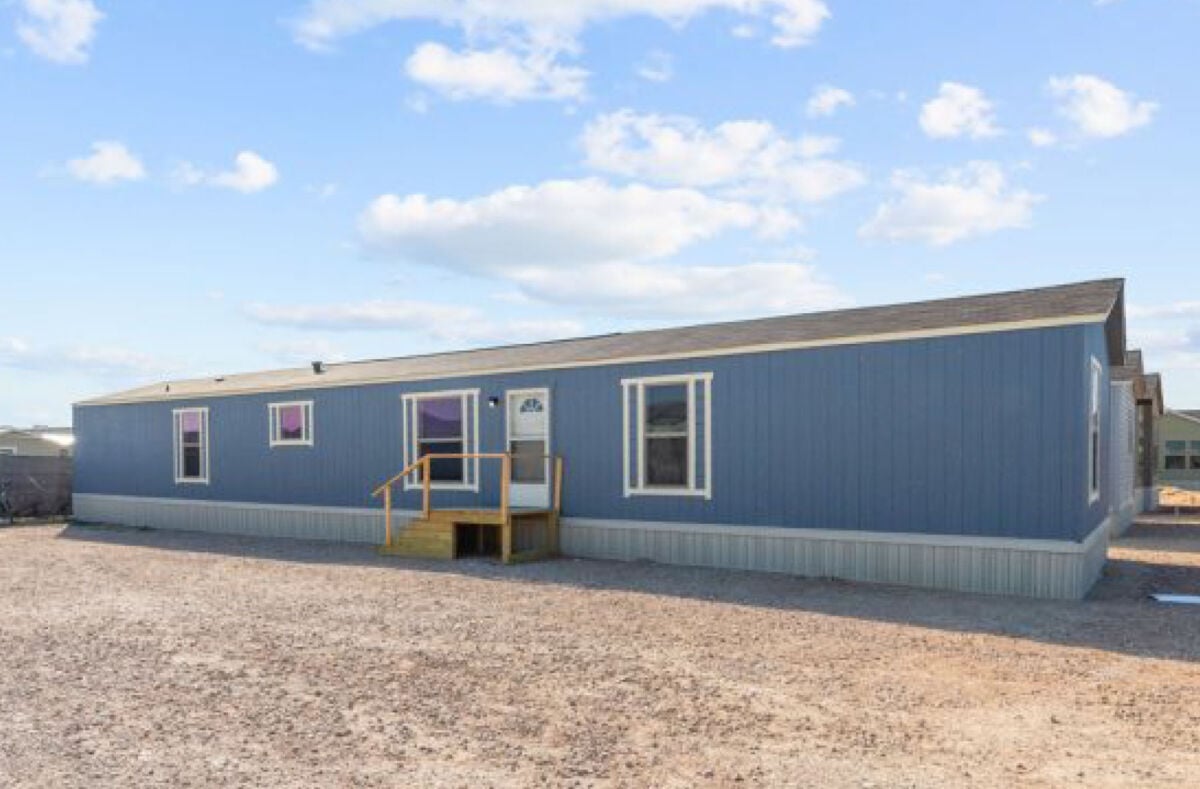 New 2025 Select 12′ x 64′ 22A - New Start Homes